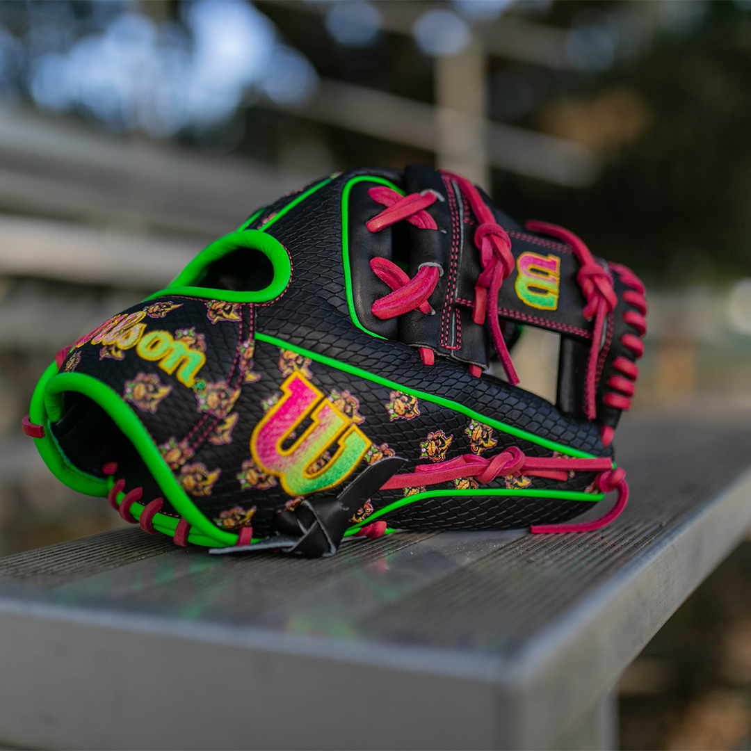 Party Animals 2023 A2000 Wilson Tour Glove – Banana Ball